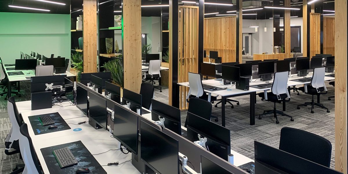 Projects - Desks International