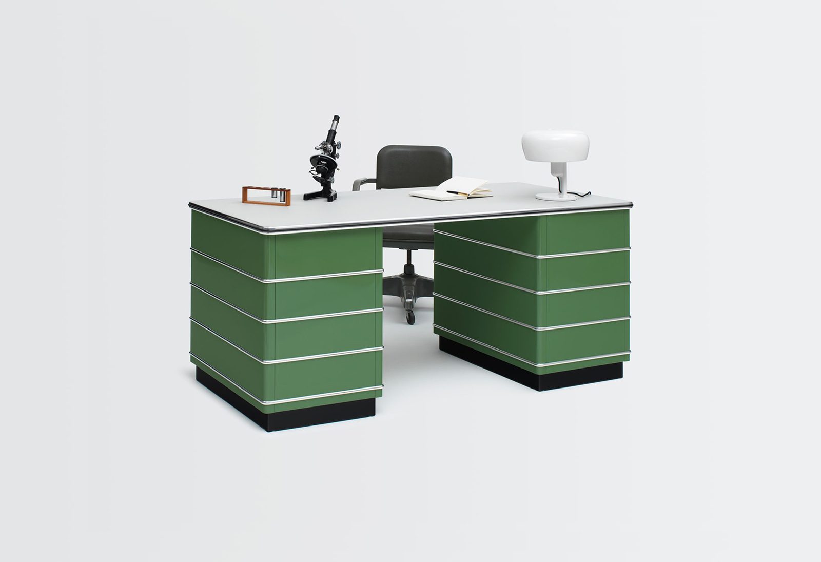 CLASSIC LINE Executive Metal Desk - Desks International