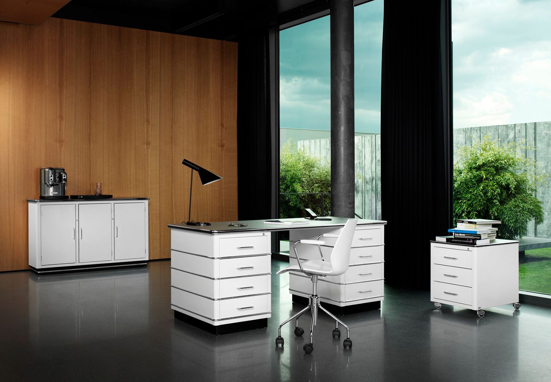 CLASSIC LINE Executive Metal Desk - Desks International